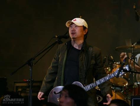 图文：崔健北京演唱会 经典装扮 影音娱乐 新浪网