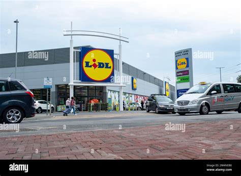 London September 2022 Lidl Supermarket On Plough Lane Retail Park Multinational German Food