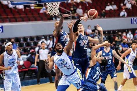 Pba Meralco Holds Off Magnolia For 2 1 Semis Lead Abs Cbn News