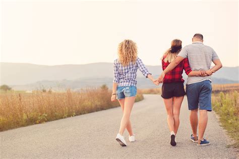 Heißer Outdoor Dreier Mit Zwei Ladies Telegraph