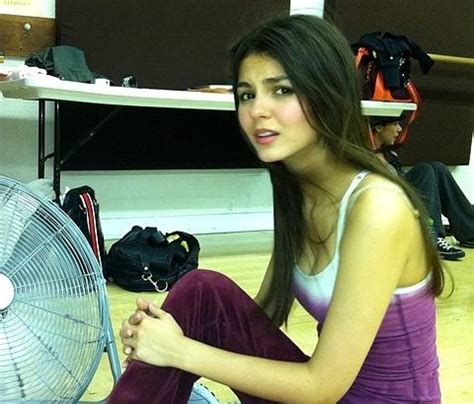 Victoria Justice Workout Routine And Diet Plan Healthy Celeb