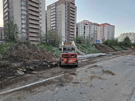 Сэлбэ гол дагуух үерийн түр далангийн шороог зөөвөрлөв