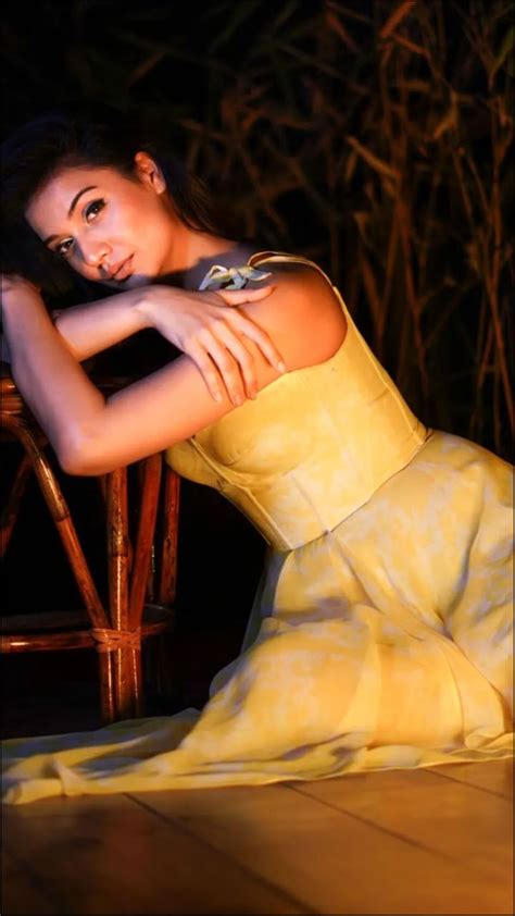 Divya Aggarwal Put Such A Temper Of Boldness Even The Fans Got Intoxicated