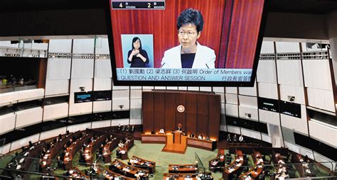 林鄭備詢屢被嗆 泛民派議員遭驅逐 翻爆 翻報