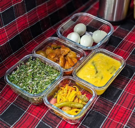 Simple මම වැස්සට හාංකවිසියක් වත් දැන ගන්නට ඉඩ තැබුවේ නැහැ පිටතට යාමට සැලසුමක් ඇති බව බොහෝම