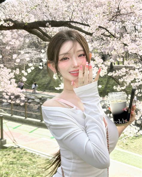 이 하린 Bridal Shower🤍👰🏻‍♀️🤵🏻‍♂️ 이번 컨셉은 핑크 키티🎀💕🫶🏼 나에겐 너무 숙제같던 부라ㄹ이덜 샤워 안 어울리는 놀이하느라 쵸큼 힘들었지만