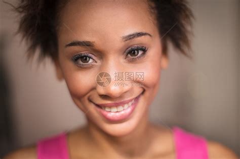 女人笑脸特写高清图片下载 正版图片501820807 摄图网