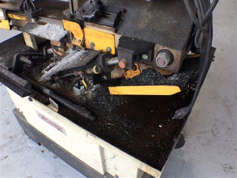 Bidera Government Auctions Vectrax 7” Swivel Metal Cutting Band Saw