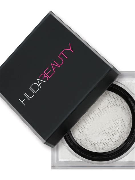 Huda Beauty: Dieser lose Puder wird in Europa im Minutentakt verkauft ...