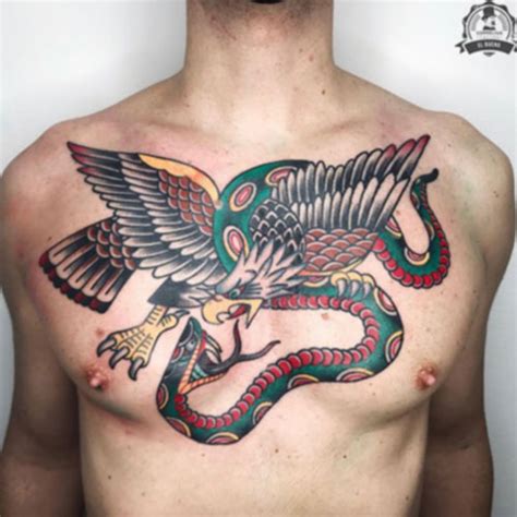 Tatuajes en el pecho Qué debo saber para tatuarme en el pecho