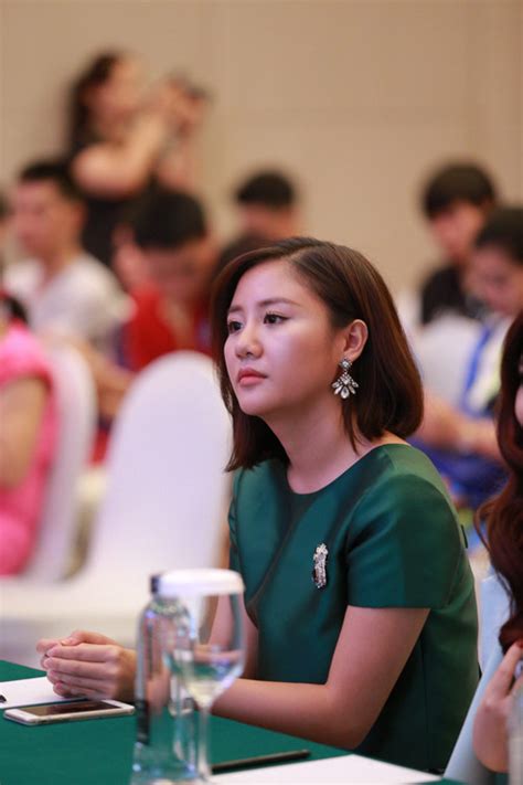 Văn Mai Hương Tái Xuất Sau Nửa Năm Bị Trầm Cảm