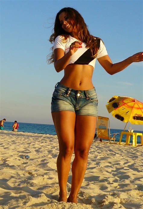 Renata Santos Renata Santos Mostra Corpo Em Forma Durante Gravação De