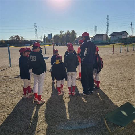 今日から新チームの練習が始まった⚾ 基礎練習、体力強化のランニングなど 辛い練習⚾ この練習の頑ばりが来シーズンの成績を 左右するよ⚾