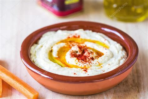 Hummus Casero Con Palitos De Zanahoria