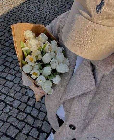 مجموعه عکس های دختر با دسته گل برای پروفایل بدون چهره