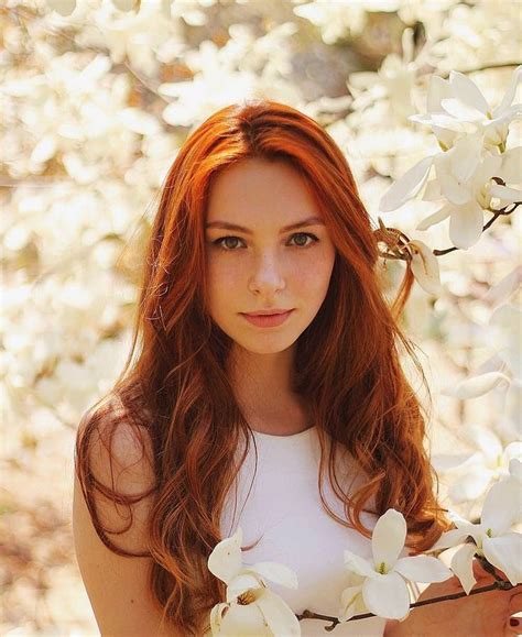 White Flowers Capelli Rossi Bella Rossa Capelli Rossi Ricci
