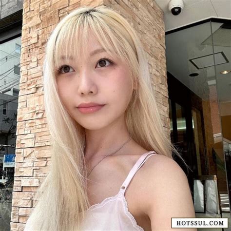 러블리즈 류수정 속옷 느낌 끈 슬립