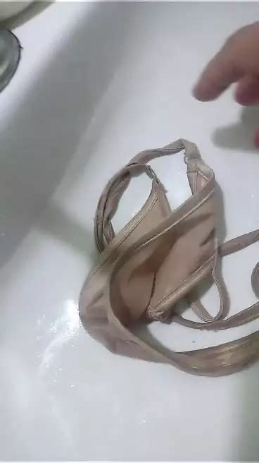 NARRADORA EROTICA LAVA SUS TANGUITAS DESPUES DE QUE LLEGA DE C G R CON SU AMANTE XHamster