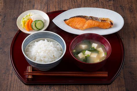 【画像】《健康的な食事とはどんなもの？》ヒントは「昭和50年代」 目指すは伝統的な和食を基本に肉料理や洋食を取り入れる「ほどよい和洋折衷」 女性セブンプラス