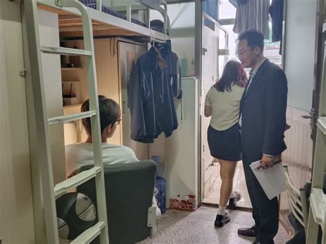人文学院开展“关怀入寝，师生同心” 学生宿舍走访工作 人文学院
