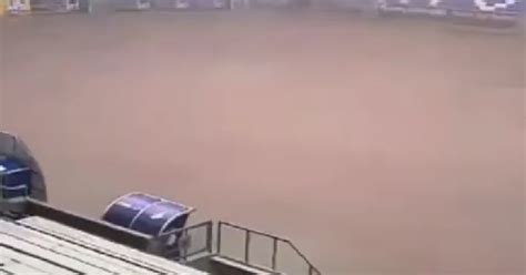 Досега невидено нешто Арена во Германија целосно поплавена ВИДЕО Gol Mk