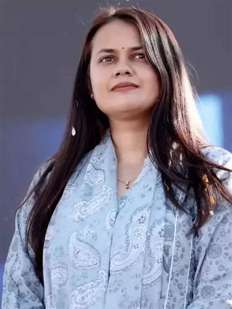 तो ये है Ias टीना डाबी की दमकती त्वचा का राज इस चीज से करती हैं दिन की