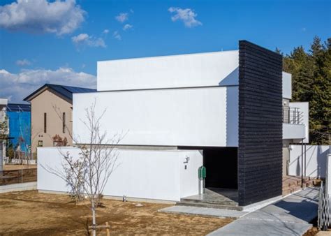 Circle House In Japan Has A Three Tiered Structure
