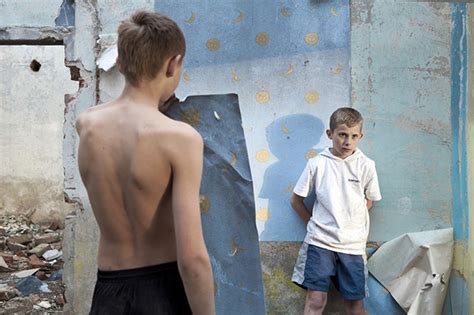 A Thousand And One Evil Deeds Photos Document The Lives Of Five
