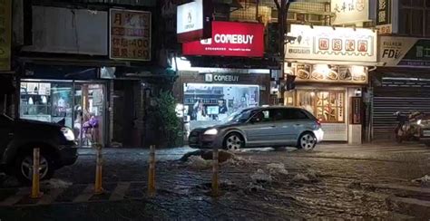 影》低压雨弹夜袭！北投多处积淹水 路面惊见「类涌泉」 生活 中时新闻网