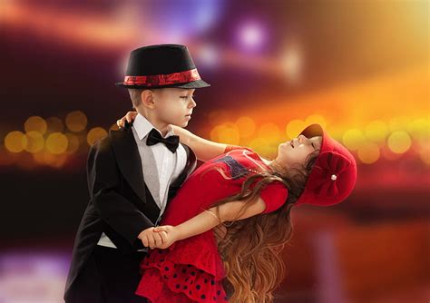 Hd Wallpaper Men Car Love Females Girls Women Romance People