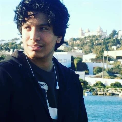 Houssem Abdelwahed Ghaphic Designer Freelance Linkedin