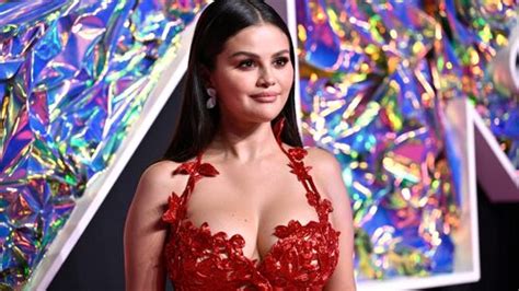 Η Selena Gomez είναι το Icon που έχουμε ανάγκη Ratpack Gr