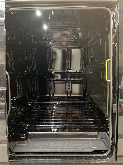 Pezo 3 Storevan Vlaanderen Bedrijfswageninrichting