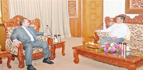 အာရပ်စော်ဘွားများ ပြည်ထောင်စုနိုင်ငံ ယူအေအီး သံအမတ်ကြီးနှင့် သီရိလင်္ကာ ဒီမိုကရက်တစ် ဆိုရှယ်လစ