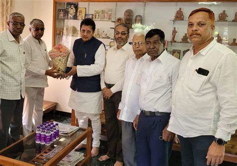 सीमाभागात मराठी नाटके वाढण्यासाठी प्रयत्न करणार मंत्री केसरकर