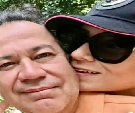 Televisa omite que Nicandro Díaz iba acompañado de su nueva novia La