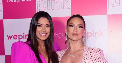 Virgínia Fonseca posou para fotos Ivy Moraes no coquetel We Pink Purepeople
