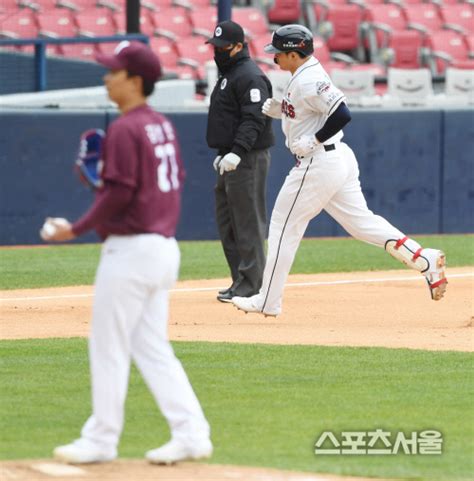 포토 두산 김재환 김성민 상대로홈런포 가동
