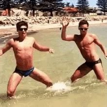 Funny Beach Memes S Tenor
