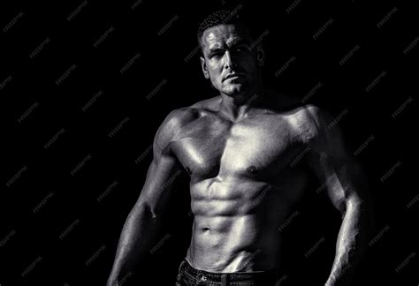 Homme Sexy Musclé Bel Homme Fort Sexuel Avec Un Corps Musclé Noir Et