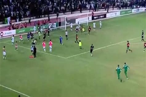 اشتباكات بين ناشئين الجزائر والمغرب في نهائي كأس العرب يلاكورة
