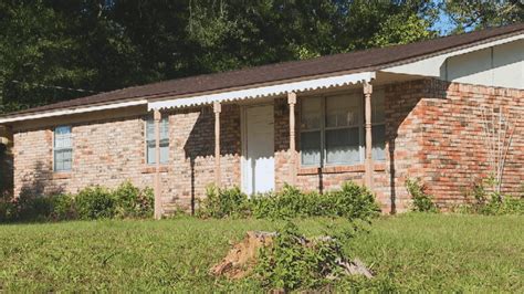 Sex Offenders Housed Near School Bus Stop In Escambia County