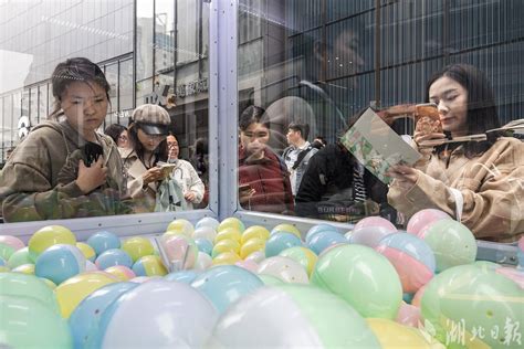 清明假期消费市场火热，武汉商场人气爆棚 荆楚网 湖北日报网