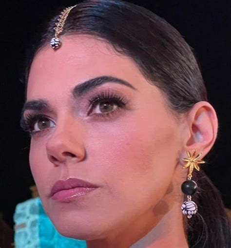 Piden Veto Para Livia Brito