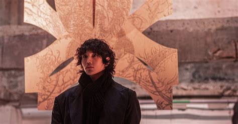 강철부대 육준서 예술가 된 근황 공개…뽀글 머리도 힙하게 소화