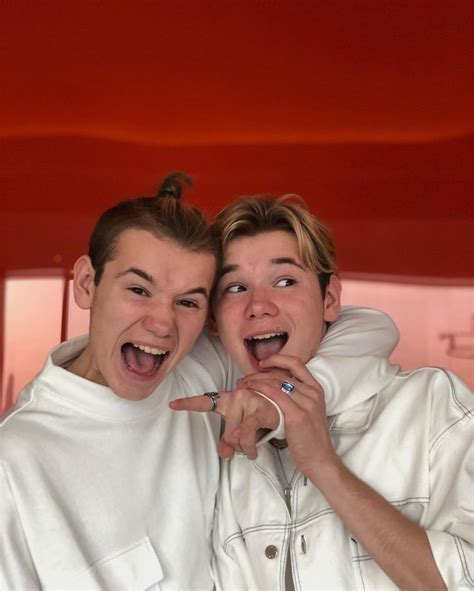 247 Ezer Kedvelés 3098 Hozzászólás Marcus And Martinus