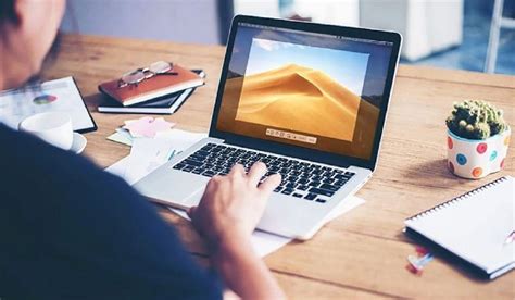 Cómo copiar y pegar sin formato en Mac
