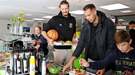 Black Forest Panthers Königsfelder Schüler trainieren mit Basketball