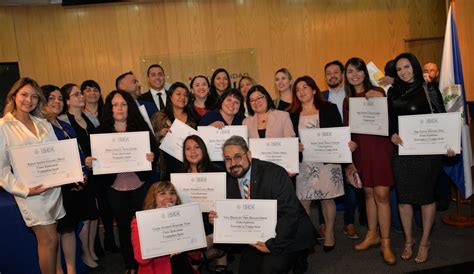 Facultad de Ciencias Jurídicas y Sociales entregó títulos y grados a los nuevos profesionales de