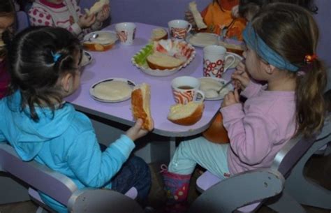 ბაღის მენეჯერებმა მუნიციპალიტეტს სამზარეულოს ინვენტარის შეძენა მოსთხოვეს Skolamdelebi Ge